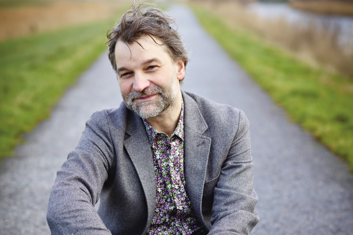 Schrijver Bert Natter te gast in bibliotheek Brummen » Regiobode