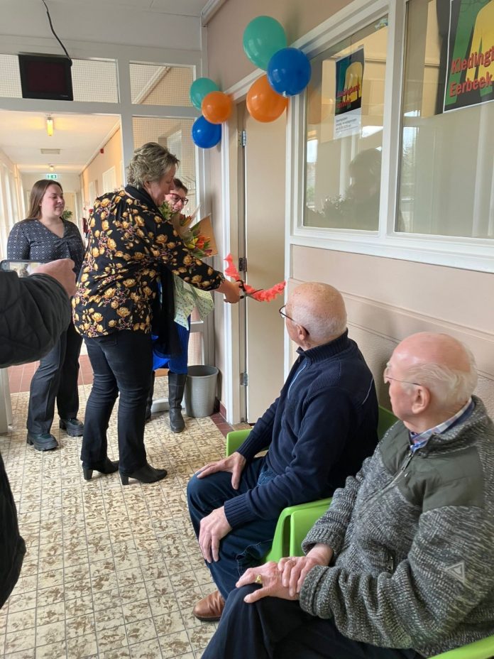 Kledingbank Eerbeek heropend » Regiobode