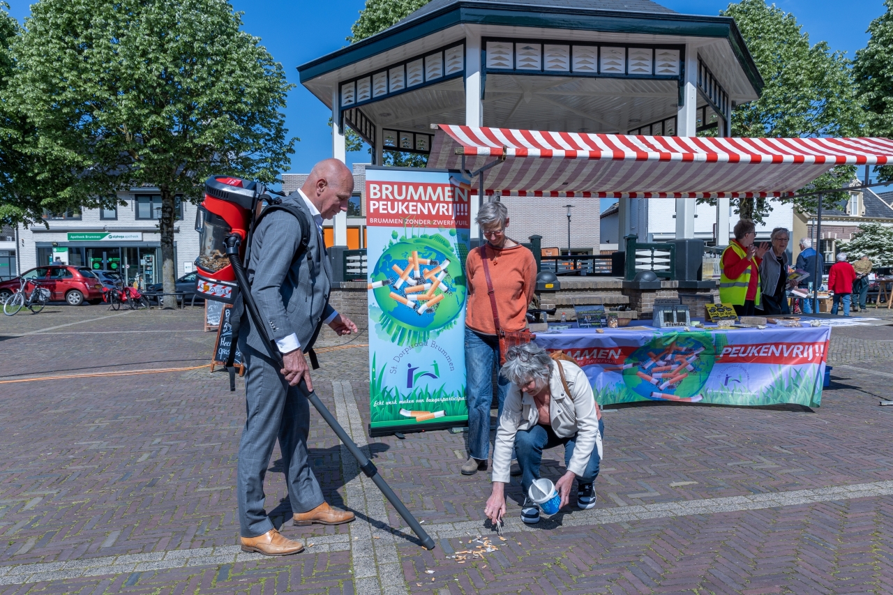 Manifestatie tegen peuken op straat » Regiobode