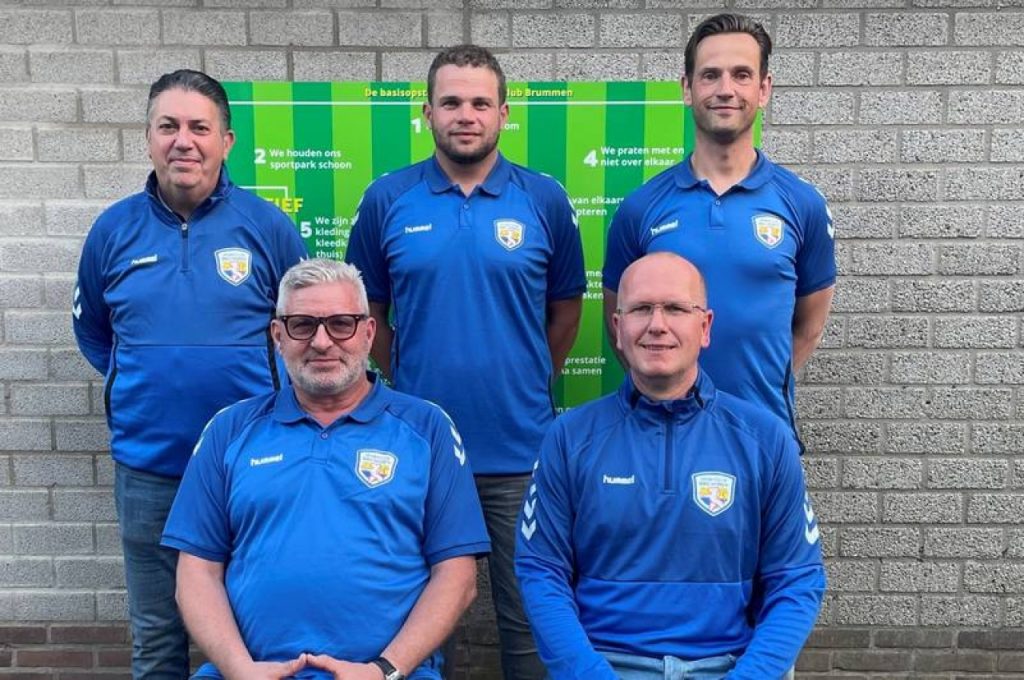 Presentatie trainersstaf Sportclub Brummen » Regiobode