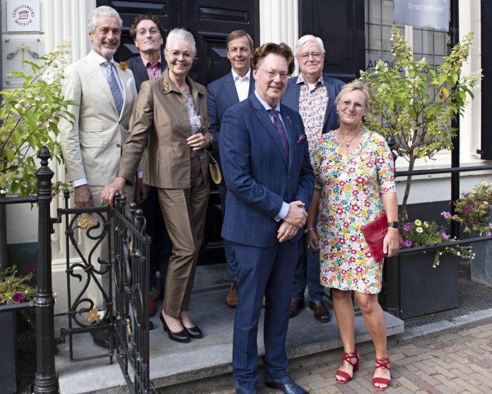 Dr. Paul Rem opent nieuwe tentoonstelling in het Lalique Museum » Regiobode