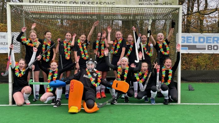 Meiden van MO14-1 kampioen » Regiobode