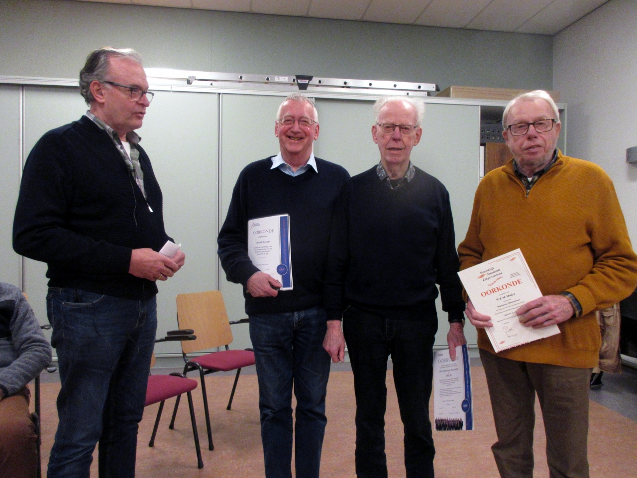 Brummens Mannenkoor huldigt jubilarissen » Regiobode