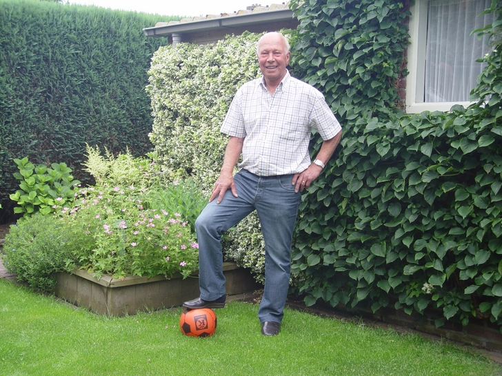 de leo koopman tribune jij kunt helpen » Salland Centraal