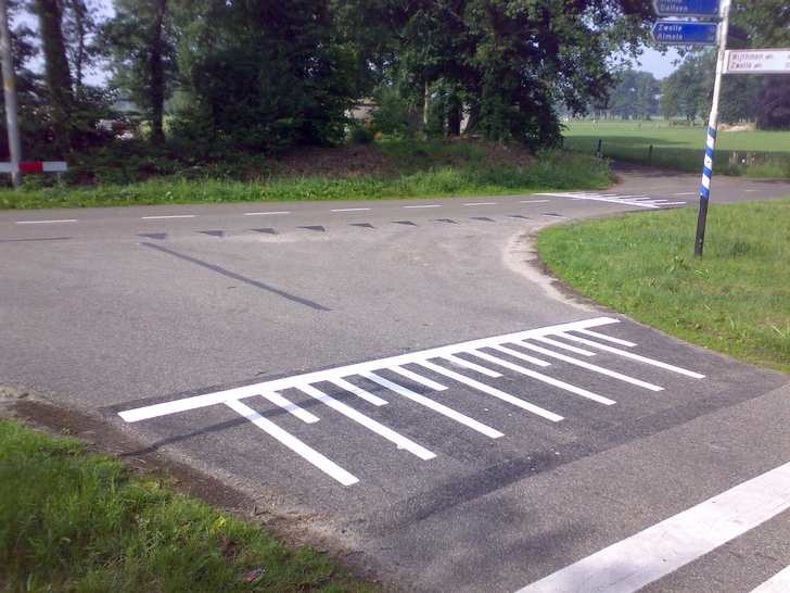 rechts voorrang haal haaientanden weg » Salland Centraal