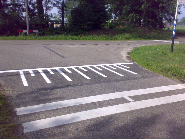 rechts voorrang haal haaientanden weg » Salland Centraal