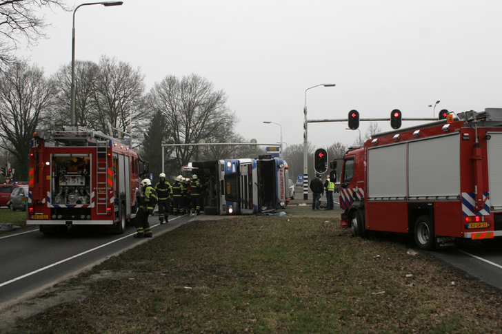 tankwagen gekanteld op kruispunt bos » Salland Centraal
