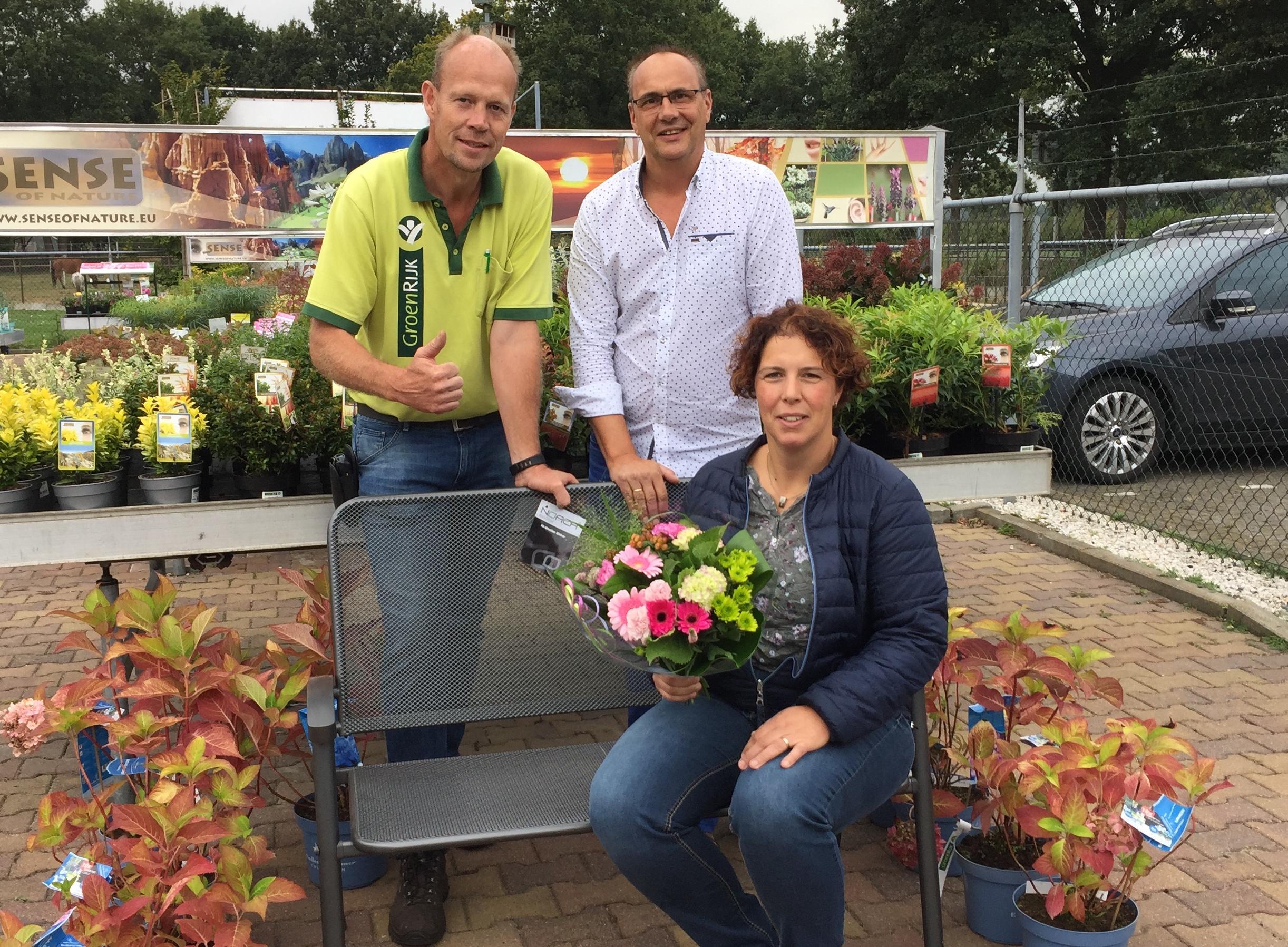 sandra nijman wint tuinbank bij groenrijk raalte » Salland Centraal