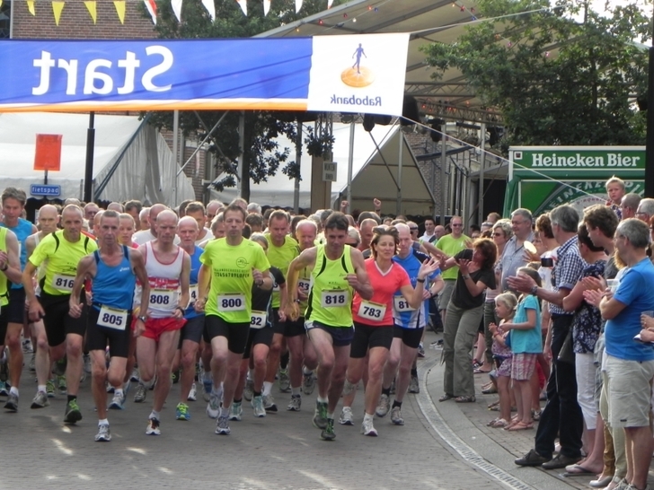 loop naar de pomp in heino » Salland Centraal