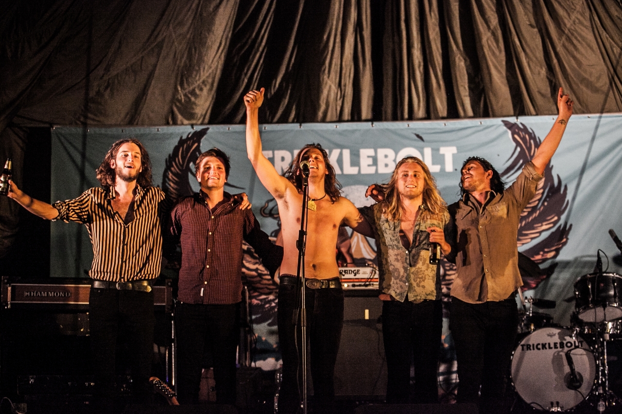 Woodstocksfeertje bij drive-in concert Tricklebolt » Salland Centraal