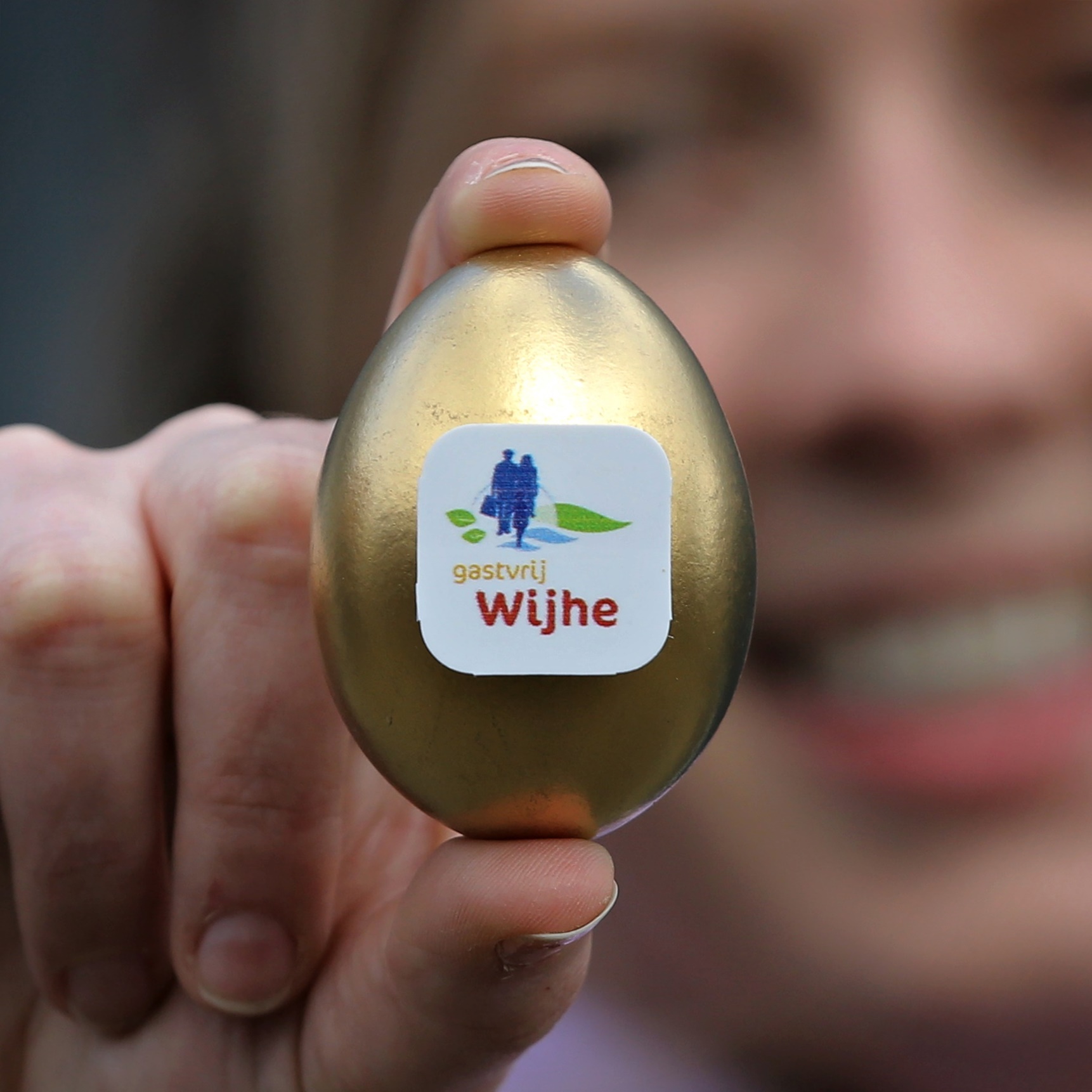 Vinders van gouden paaseieren in Wijhe maken kans op Paashaas » Salland ...