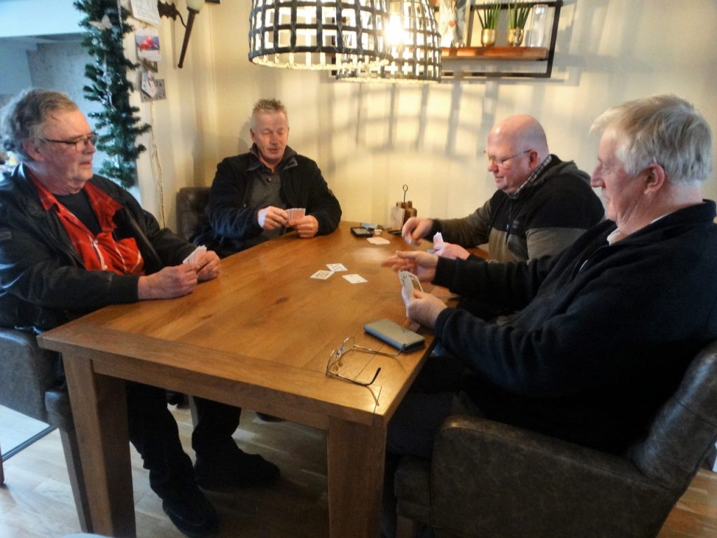 ‘Relaxed, serieus, zonder mes op tafel; behalve bij het eten’ » Salland ...