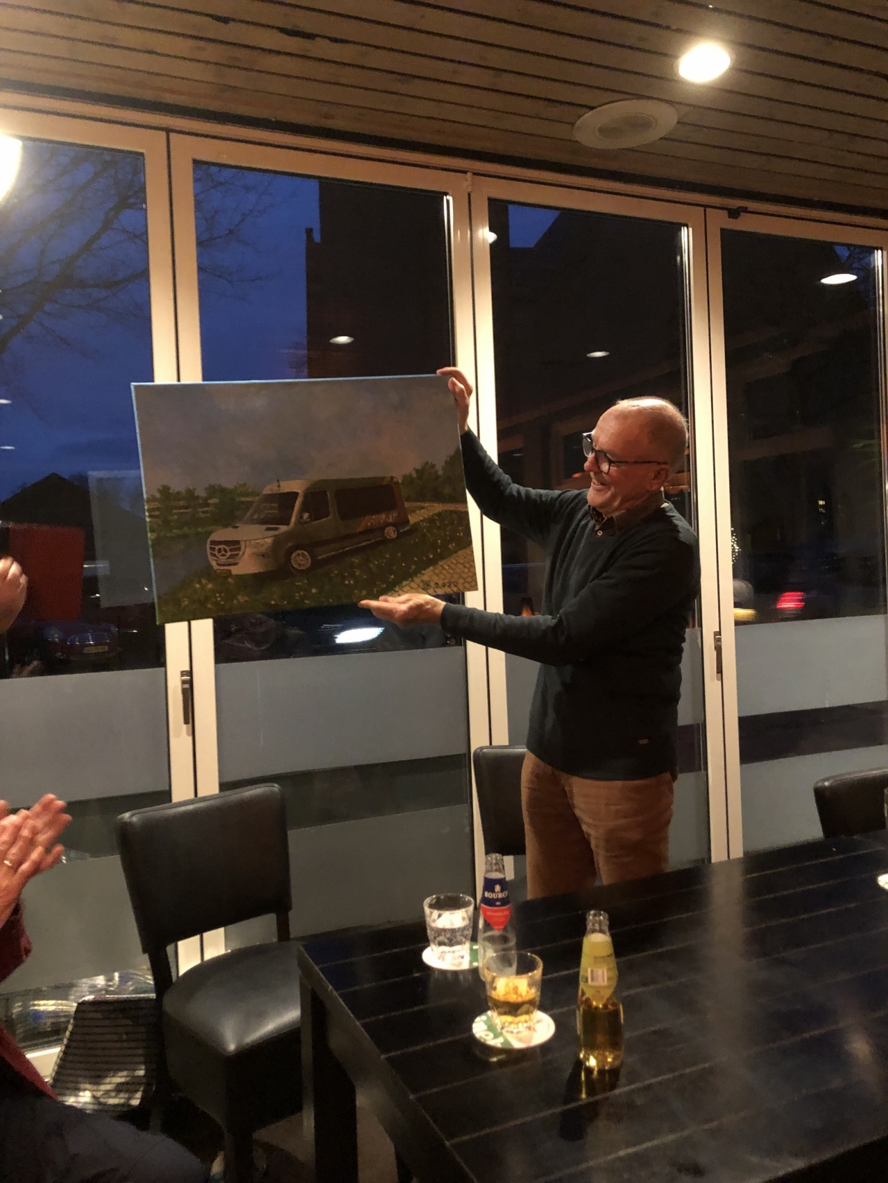 Willem Boot gehuldigd vanwege 15 jaar inzet als chauffeur bij SOH ...