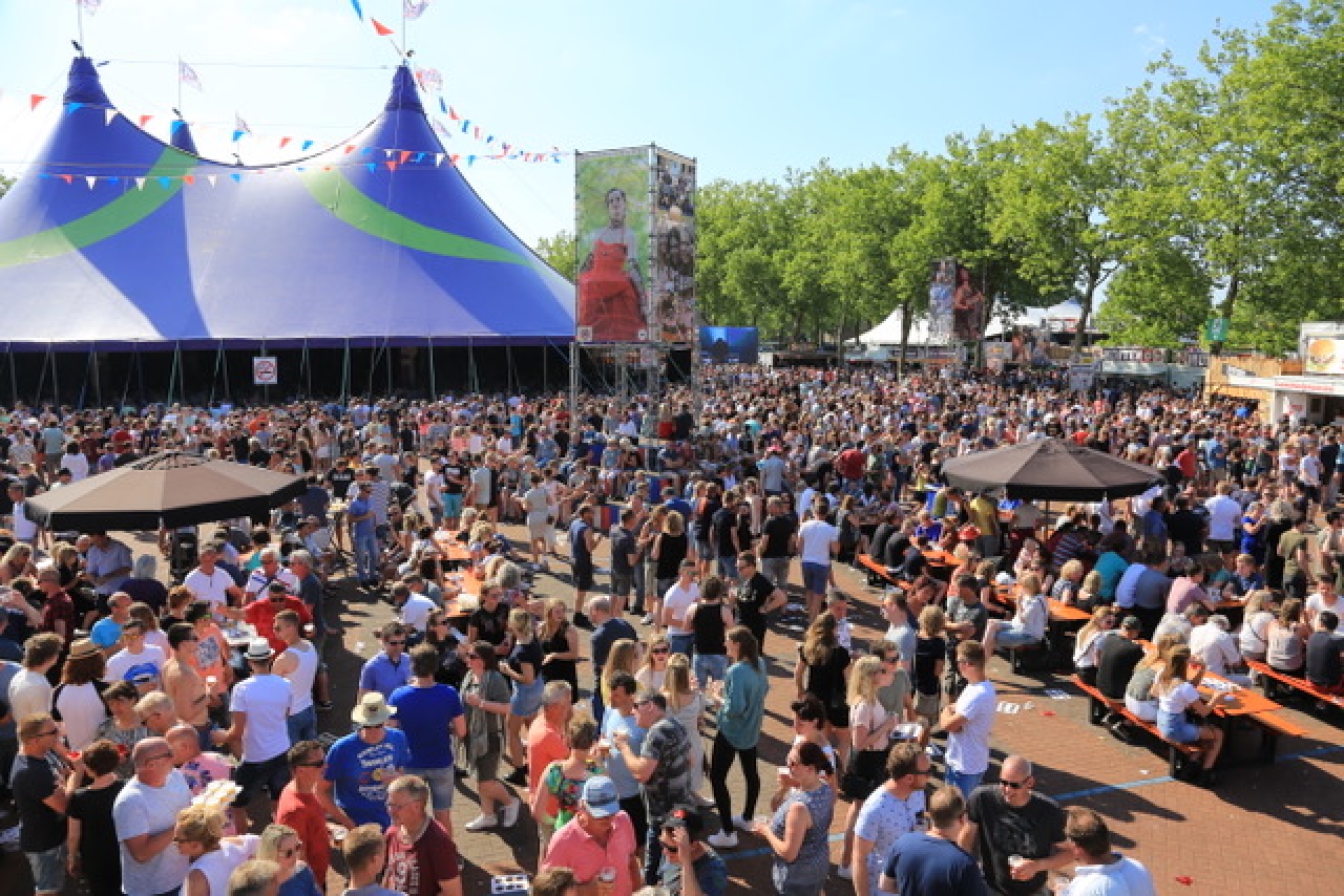 Ribs & Blues voortaan niet meer gratis » Salland Centraal