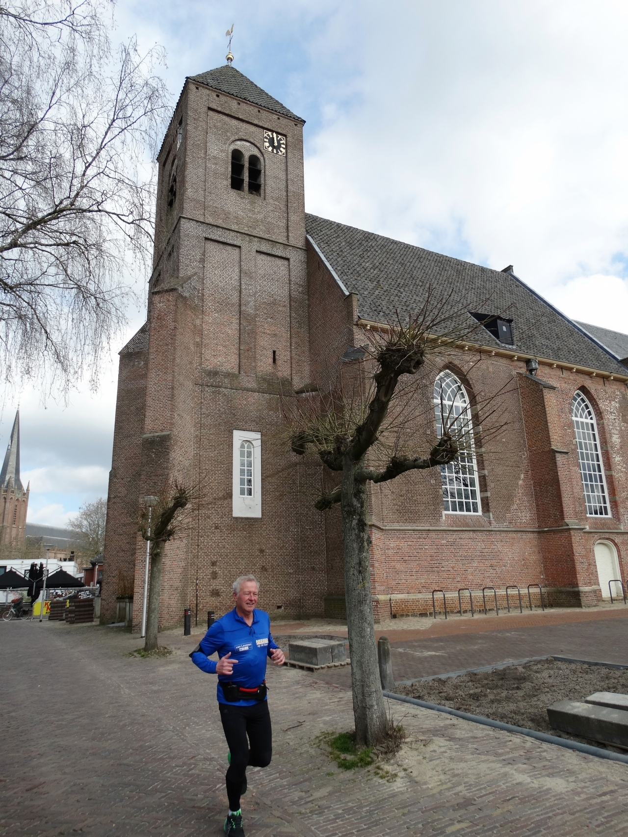 Hans Groen zet Raalte negenhonderd jaar letterlijk op de kaart ...