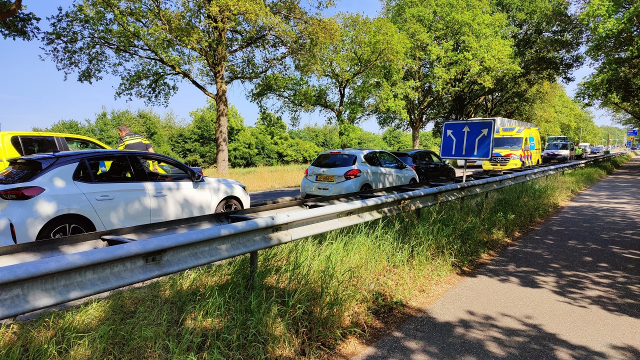 Kopstaartbotsing bij Kruispunt Bos » Salland Centraal