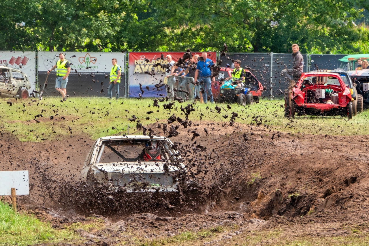 Mud Mania: met het rubber door de blubber » Salland Centraal
