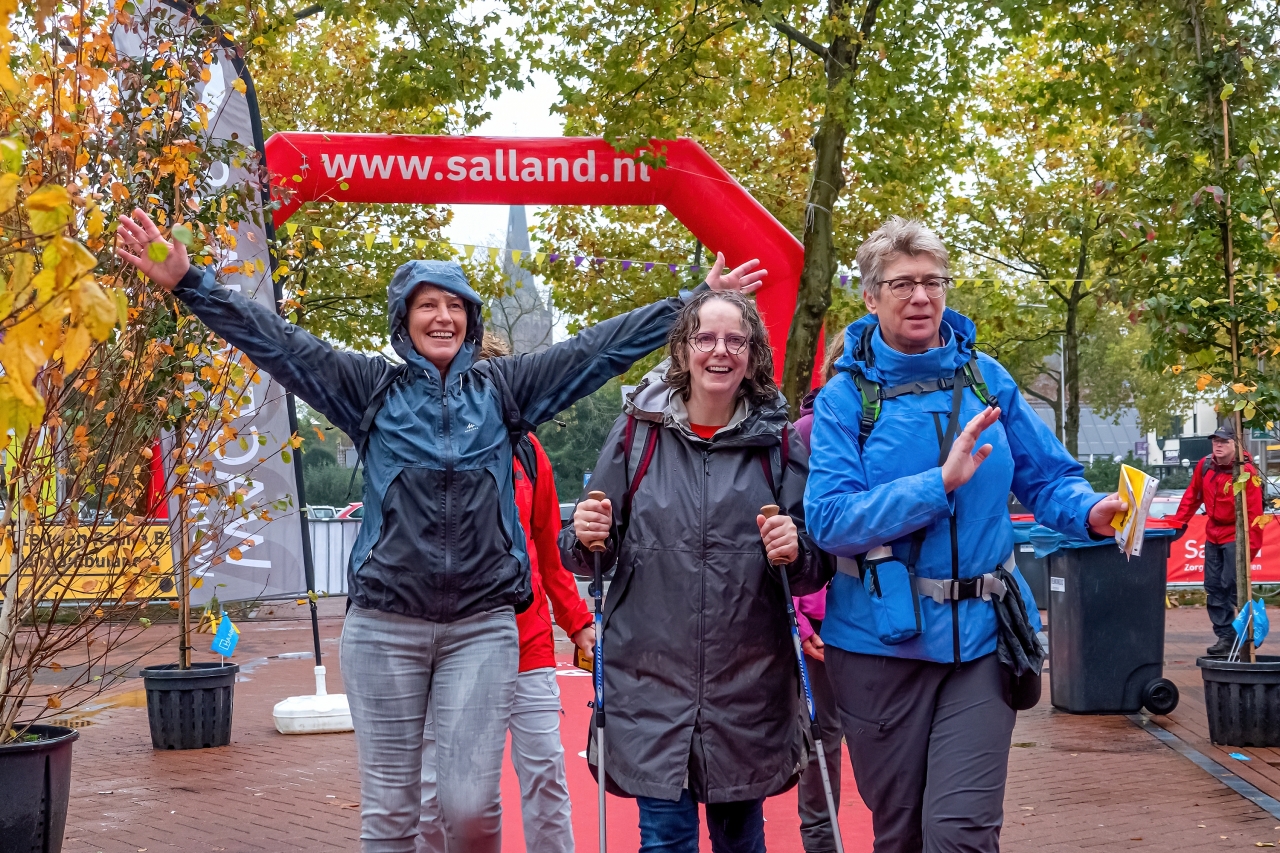 Natte maar succesvolle Sallandse Wandelvierdaagse » Salland Centraal