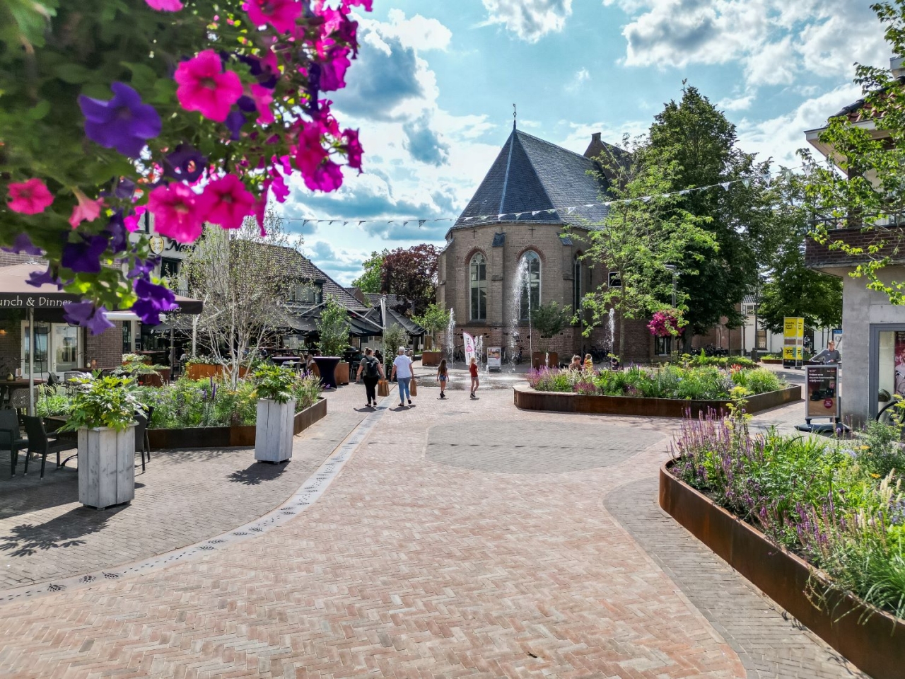 Raaltenaren blij met vernieuwd centrum » Salland Centraal