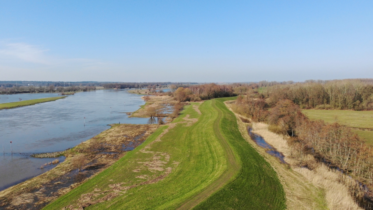 Waterschap start met voorjaarsinspectie dijken » Salland Centraal