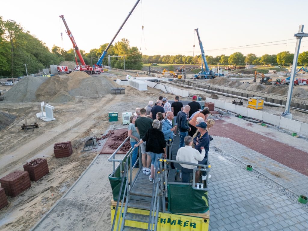 Tunnel bij station Raalte ligt op zijn plek » Salland Centraal