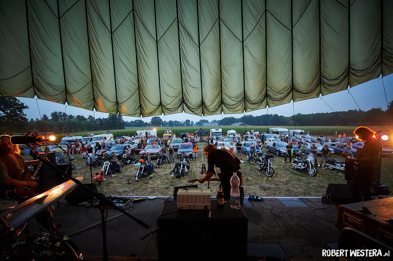 Tricklebolt presenteert single met clip van drive-in concert » Vechtdal ...