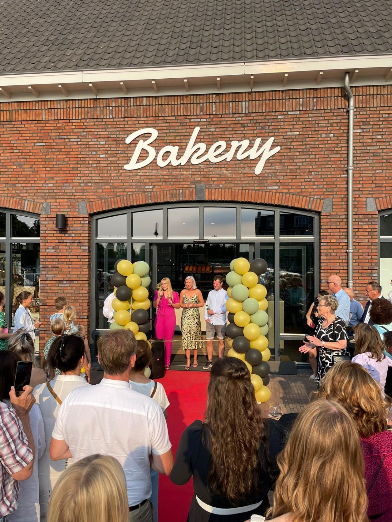 Opening Siss en Bro Bakery aan de Markt » Vechtdal Centraal