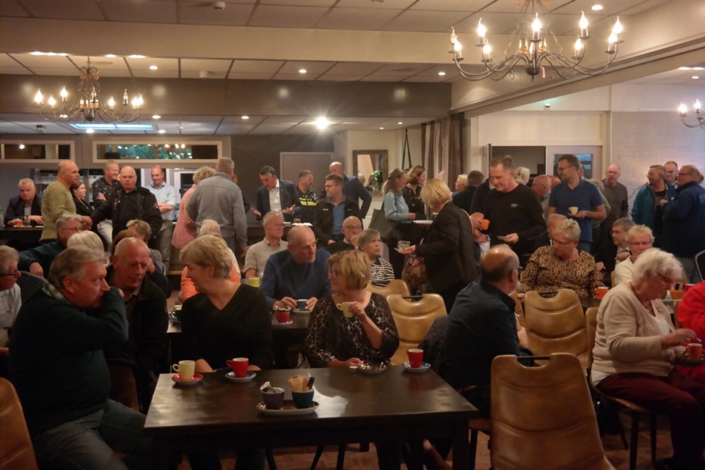 Wantrouwen en boosheid, maar ook welwillendheid rond opvang ...