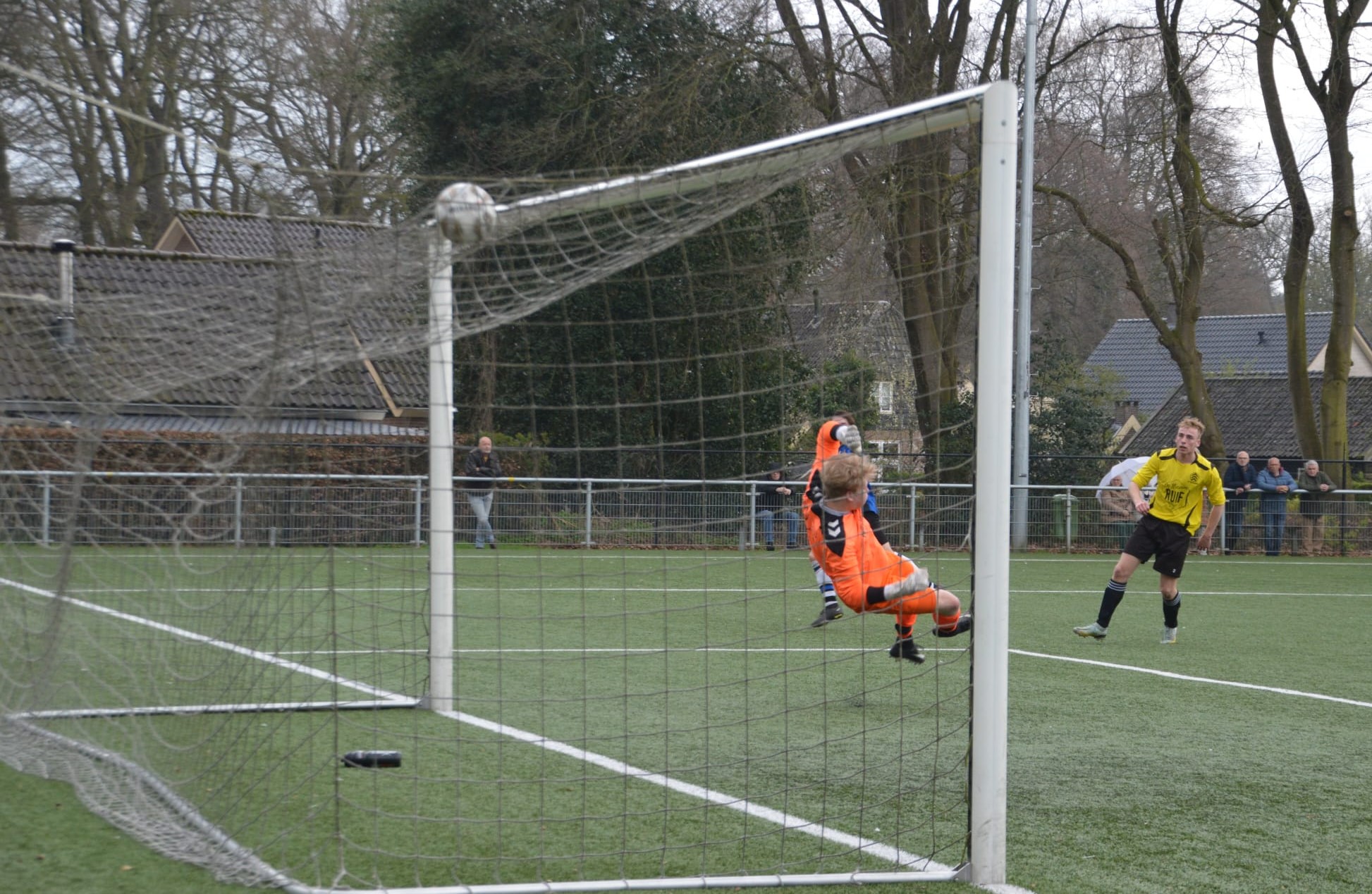 Vilsteren incasseert zeven dreunen van titelkandidaat CCW ’16 ...