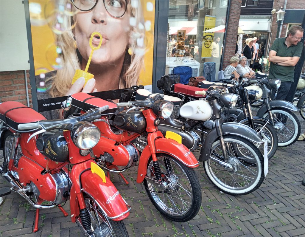 ‘Brommers kiek’n’ op de afsluitende Bissingh-woensdag » Vechtdal Centraal