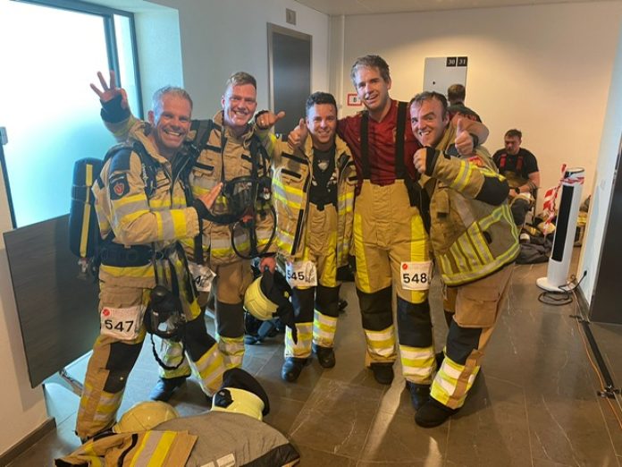 Brandweermannen uit Ommen bestormen WTC in Almere » Vechtdal Centraal