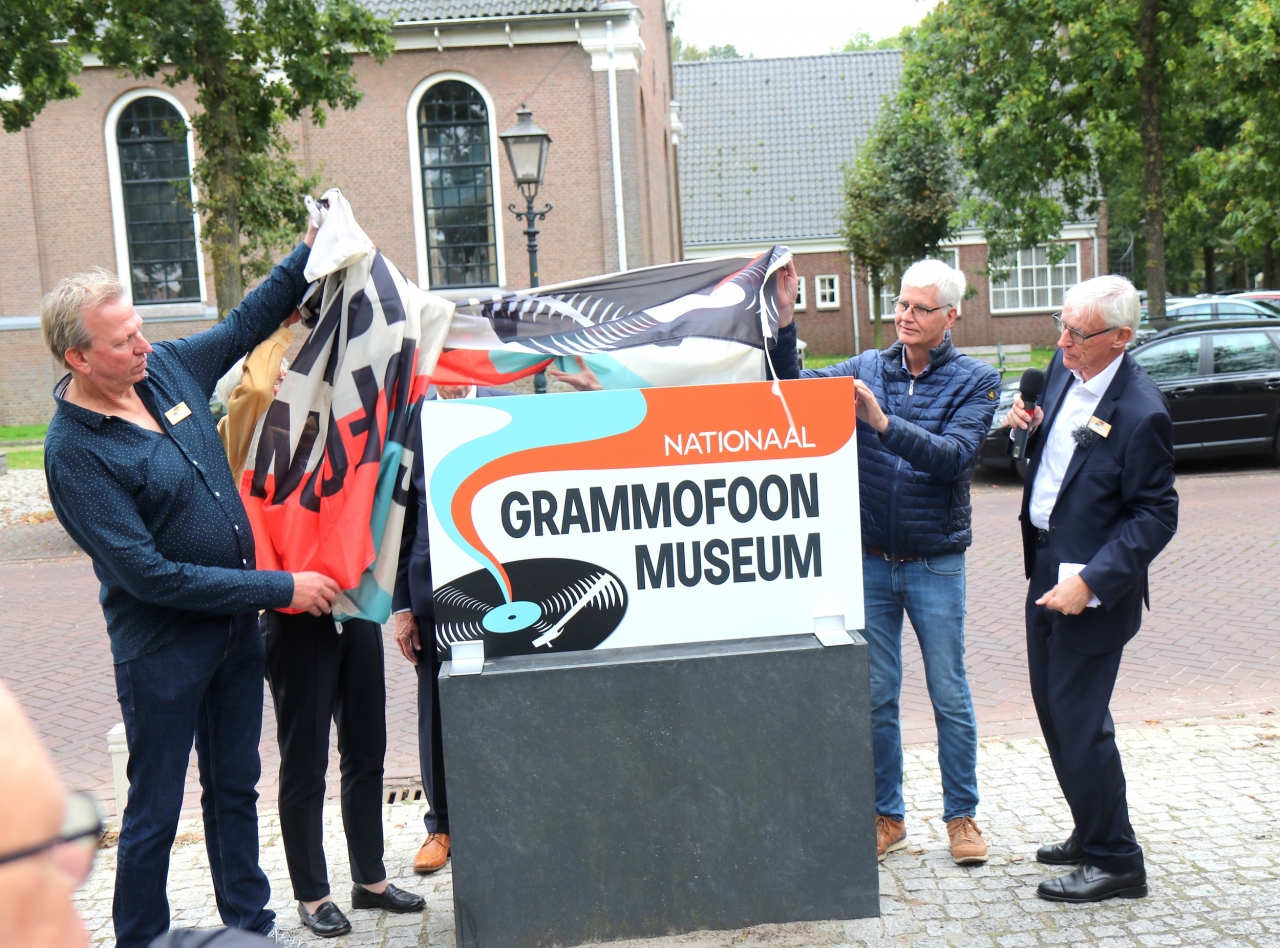 Grammofoonmuseum Nieuwleusen nu officieel geopend » Vechtdal Centraal
