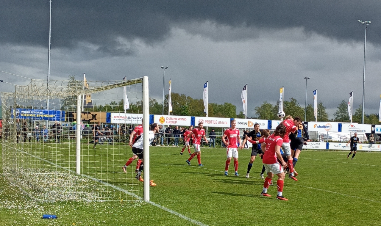 FC Ommen overrompelt Door Eendracht Sterk ‘uut de Sluus’ » Vechtdal ...