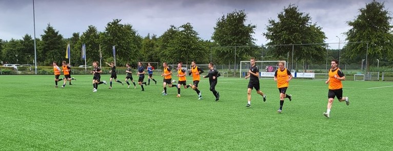 Eerste selectie van FC Ommen bereidt zich voor op nieuw seizoen ...